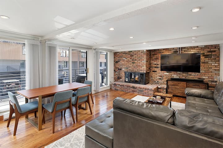 Chateau Roaring Fork 35 | Newly Updated Condo - Aspen, CO
