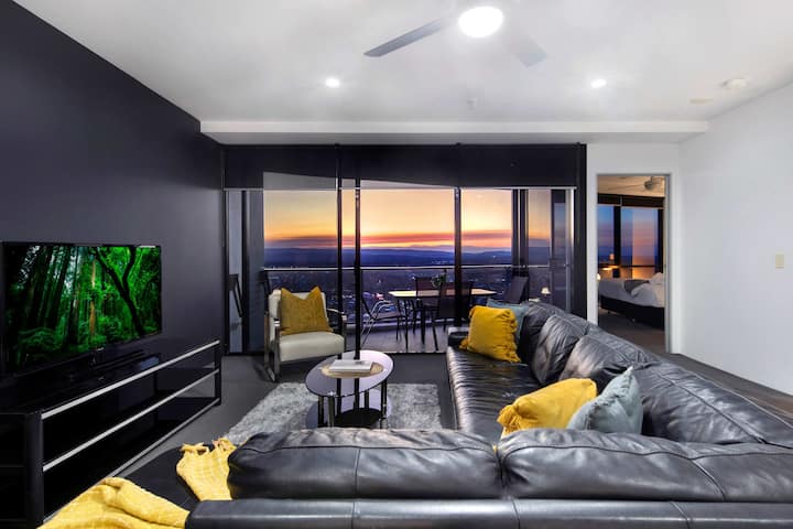Circle On Cavill - 2 Bedroom - Hinterland View - Gold Coast