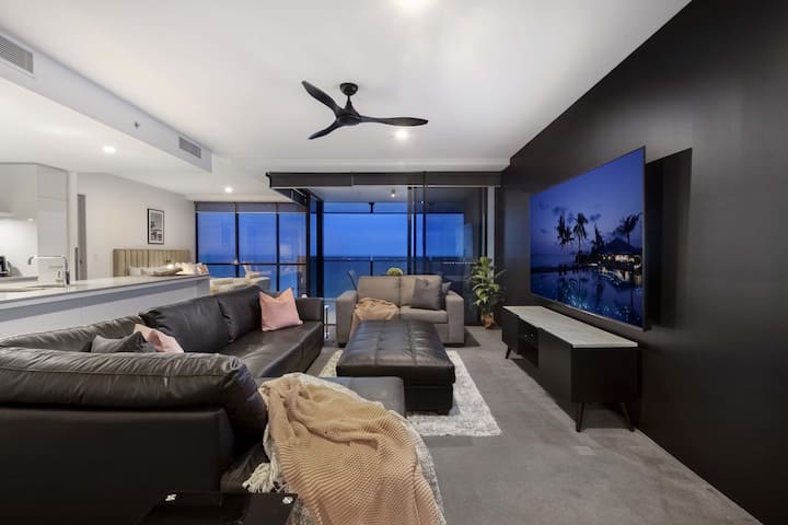 Circle On Cavill - 2bedroom +Study Ocean -Sleeps 8 - Surfers Paradise