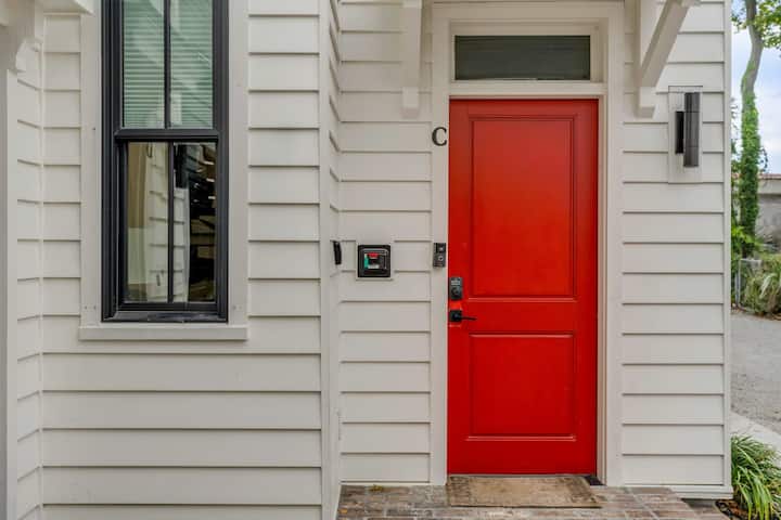 Private, Cozy 3bd W. Large Living Spaces - Charleston, SC