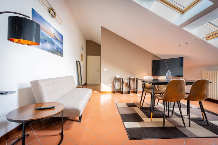 Piazza Michele Ferrero - Sulla Piazza Centrale - Alba