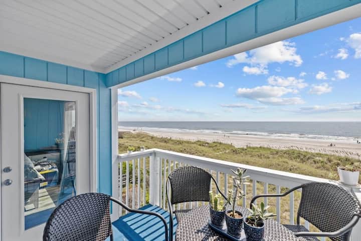 Oceanfront, Sunrise Views- Pool- 6 Beds- King Bed - North Myrtle Beach, SC