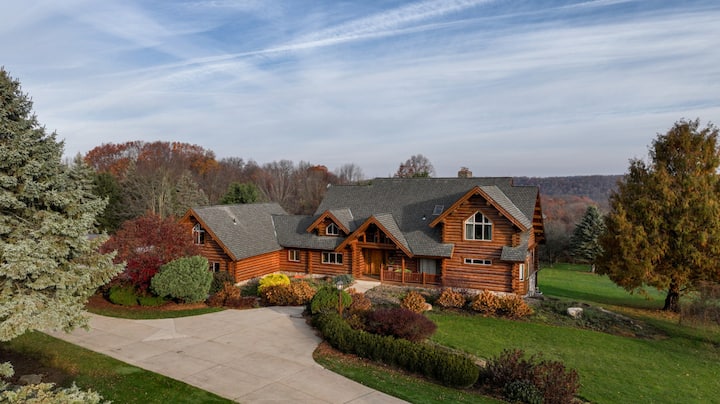 Luxury Timber Lodge W/hot Tub - Lisbon, OH