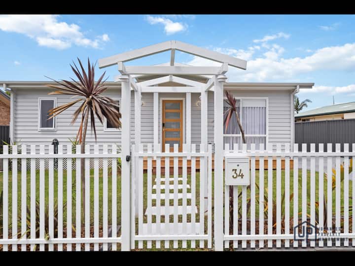 Elegant Beachside Retreat With Luxurious Amenities - Malua Bay