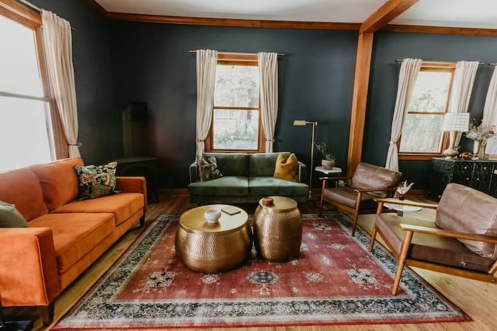 Modern Victorian In Heart Of Downtown - Nevada City, CA