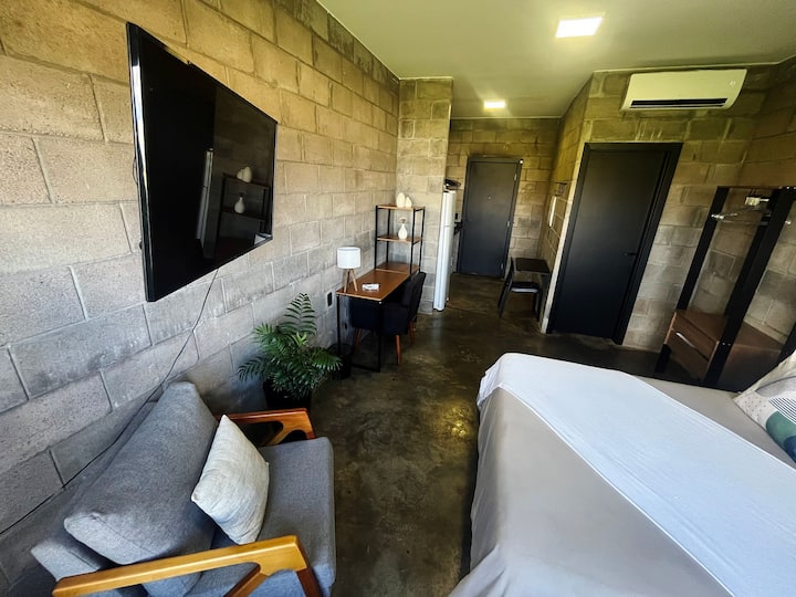 Estadia Prática Com Conforto E Estacionamento - Londrina