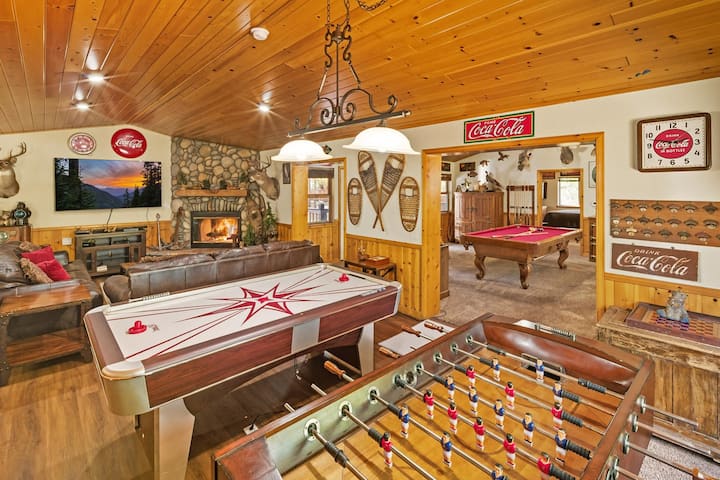Pet Friendly! Single Level! Pool Table! Hot Tub! - Big Bear Lake, CA