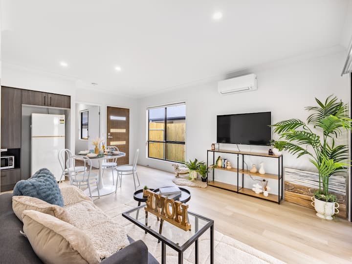 Brand New! 2br Well-designed Home @Brown Plains - Brisbane