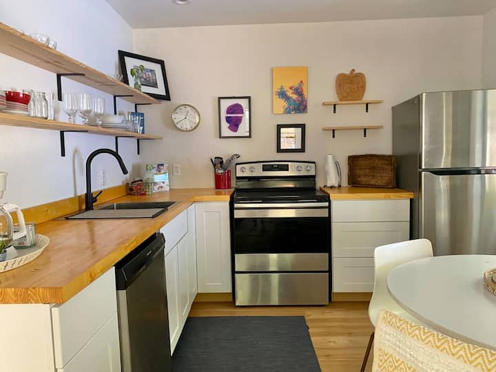 East Side Hideaway. Holiday Stay . Chill Stay - Austin