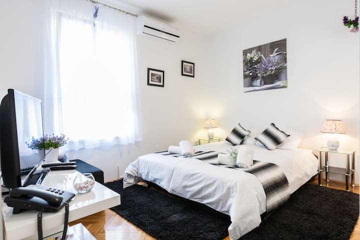 Bagi Main Street Apartment For Two - Zadar