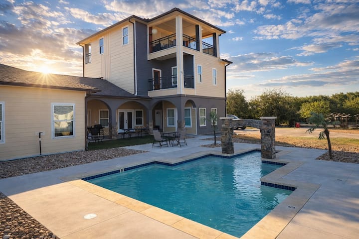 Luxury 3story Escape Private Pool 8br Retreat - Texas