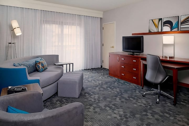 Comfortable Stay In Kansas! Pets Are Welcome! - Parkville, MO