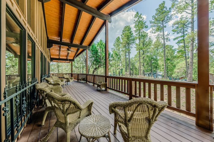 Hidden Buffalo Lodge | Sleeps 14 • Hot Tub • Porch - Ruidoso, NM