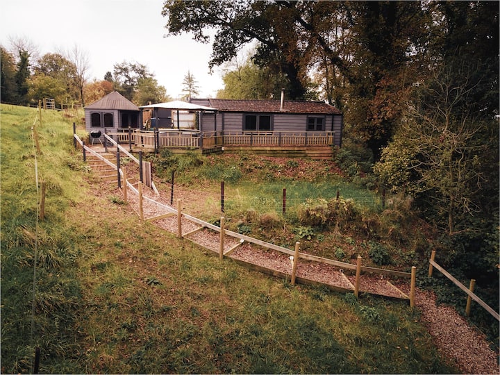 Close To Nature Hedgehogs Lodge With Free Hot Tub - South Molton