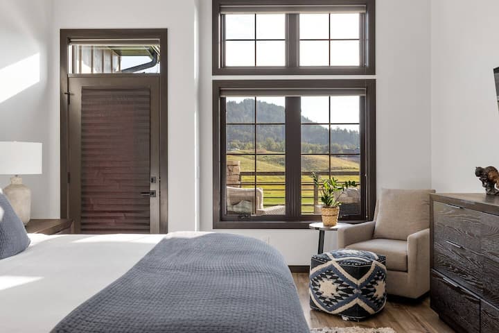 Unit 6 Boulder Canyon Golf Villa Overlooking 11th - Sturgis, SD