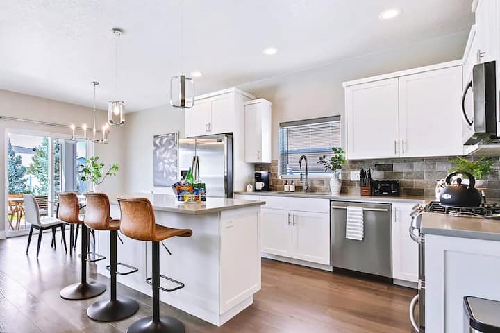 Exquisite 2br 2ba Vacation Nest By The Village - Meridian, ID