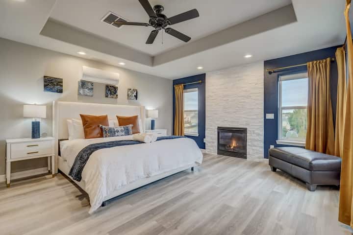 Mystique Villa! Gym, Pool Table, Bbq - Colorado Springs, CO