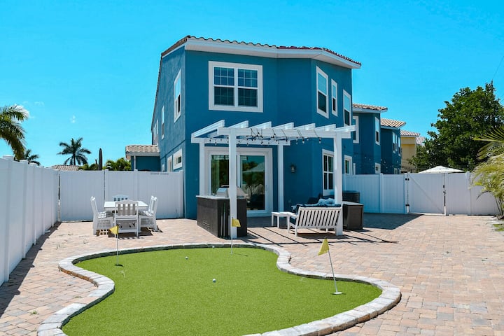 Coastal Haven W/ Pool, Game Room & Putting Green! - Melbourne Beach, FL