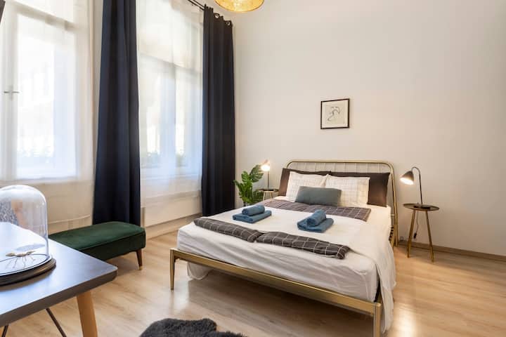 Deluxe Downtown Home By Elisabeth - 부다페스트