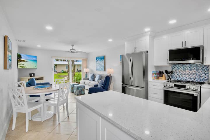 Jamaica Royale 039 Updated And Close To The Pool! - Siesta Key, FL