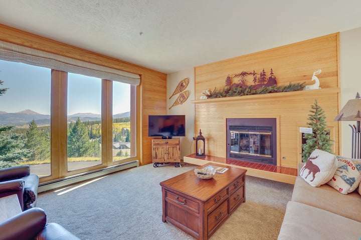 Cozy Condo W/ Balcony & Mtn Views In Silverthorne - Silverthorne, CO