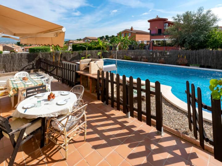 Luxury 4 Bedroom Villa, Costa Daurada Villa 1038 - Comarruga