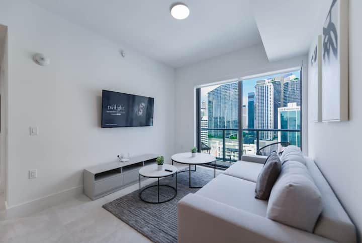 Luxe 2br | Skyline Views | Walk To Brickell City - 코럴게이블즈