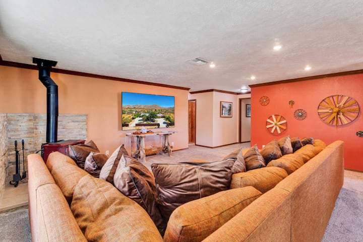 Jt Estate W/ 7beds + Pool|spa|plunge & Game Room! - Joshua Tree, CA