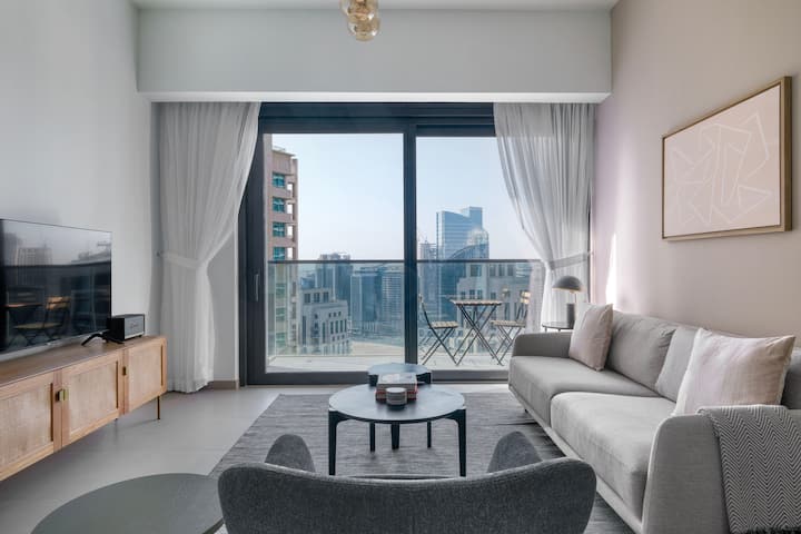 Blueground | Act One Act Two, Pool & Parking - Dubaï