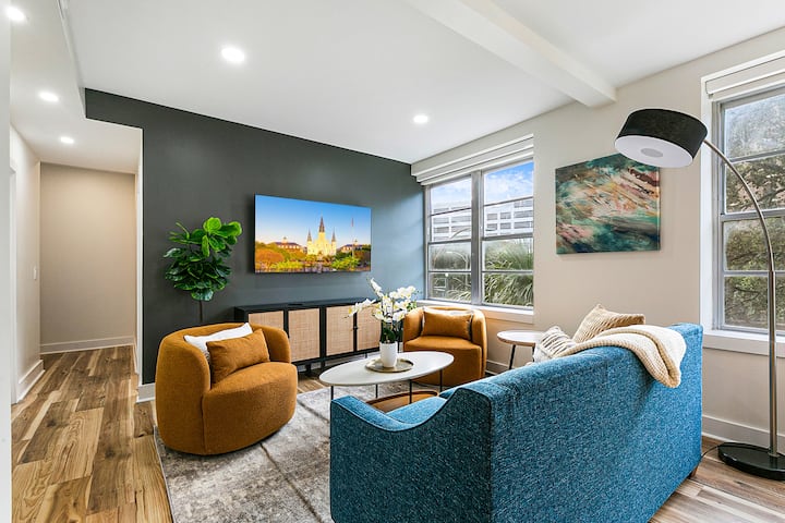 Downtown Delight: 4br/2bath Luxury Condo - 新奧爾良