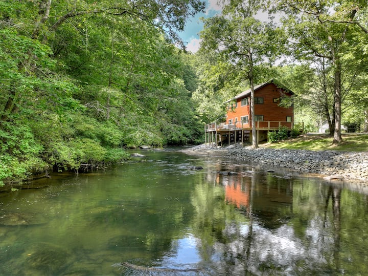 Creeksong Is A Gorgeous Creekfront Cabin Rental - Ellijay, GA