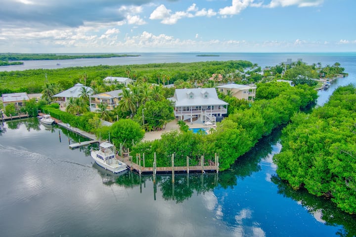 P35 - Spacious 4 Bedroom, 3 Bath Home Boasts Gener - Bahamas