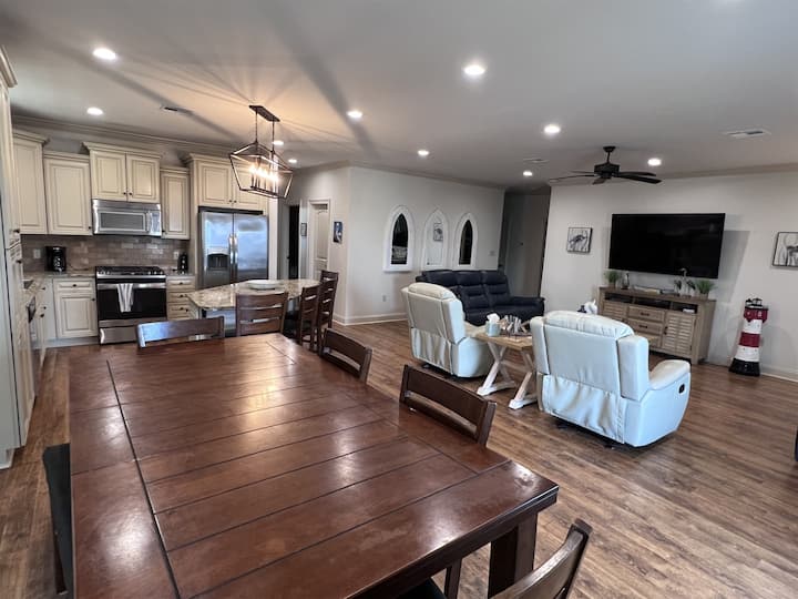 Pelican Reef - Boat Access - Island Realty - Grand Isle Beach, LA