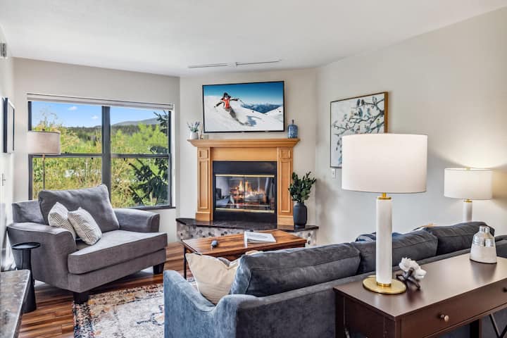 Ski-in Downtown Condo - Breckenridge, CO