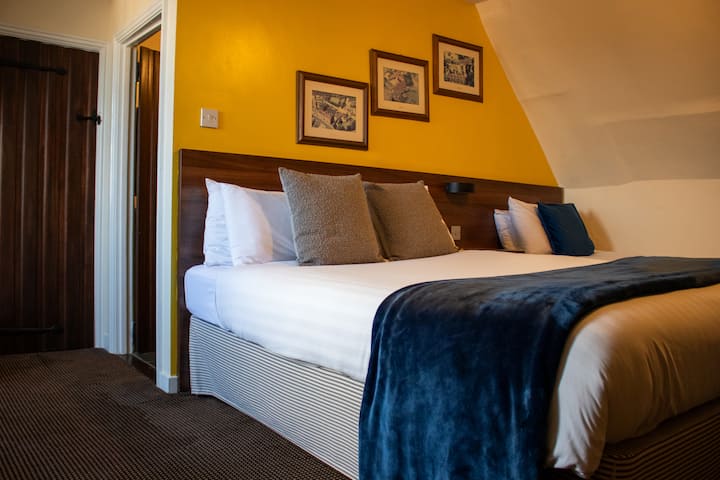 Family Room At The Historic Scole Inn Hotel - Diss