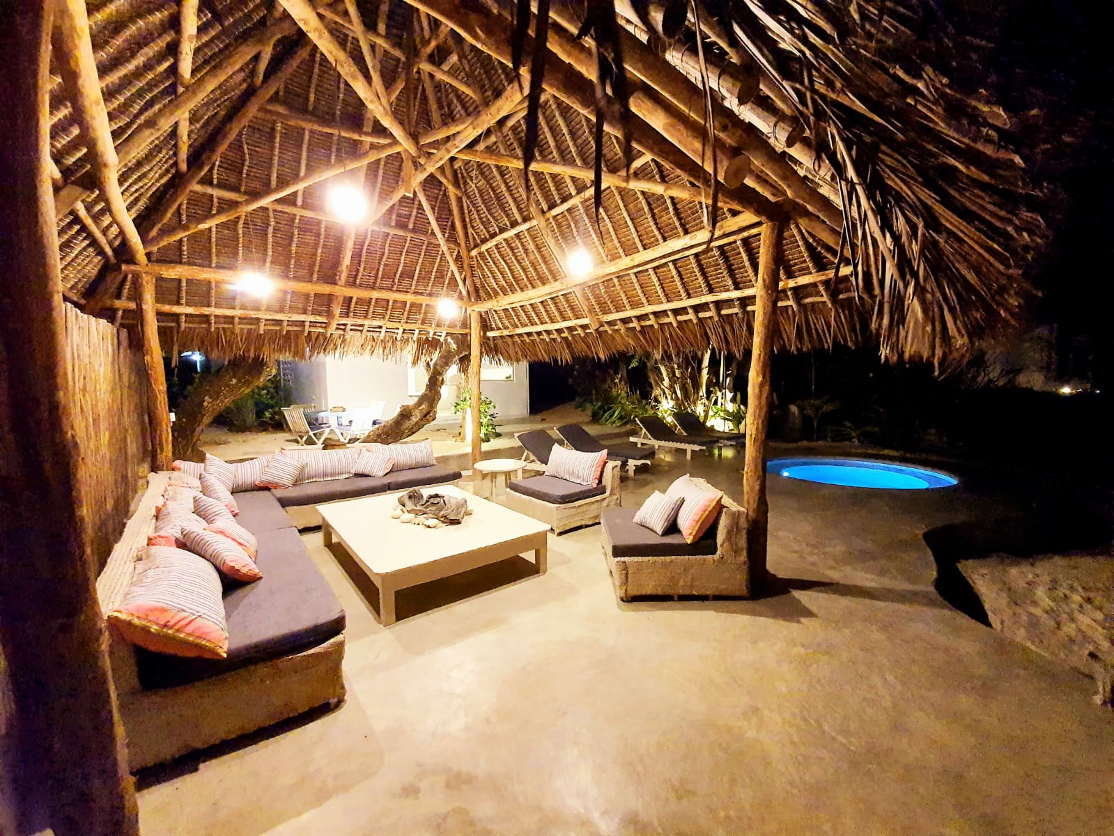 khuzi cottage 3 bedrooms overlooking turtle bay - Bungalow in affitto a ...