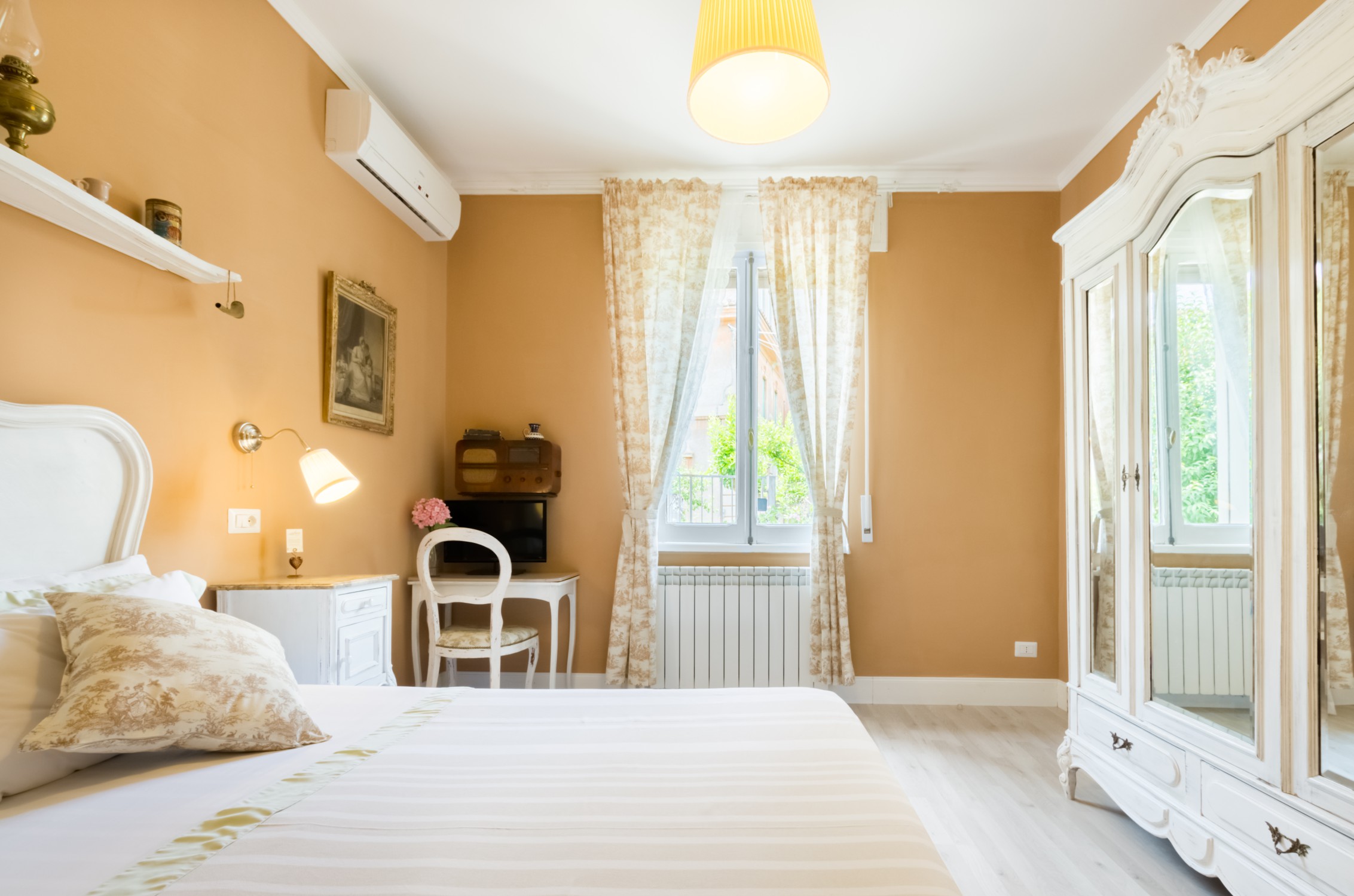 Greenhouse Colosseo Rome Center private garden! - Houses for Rent in ...