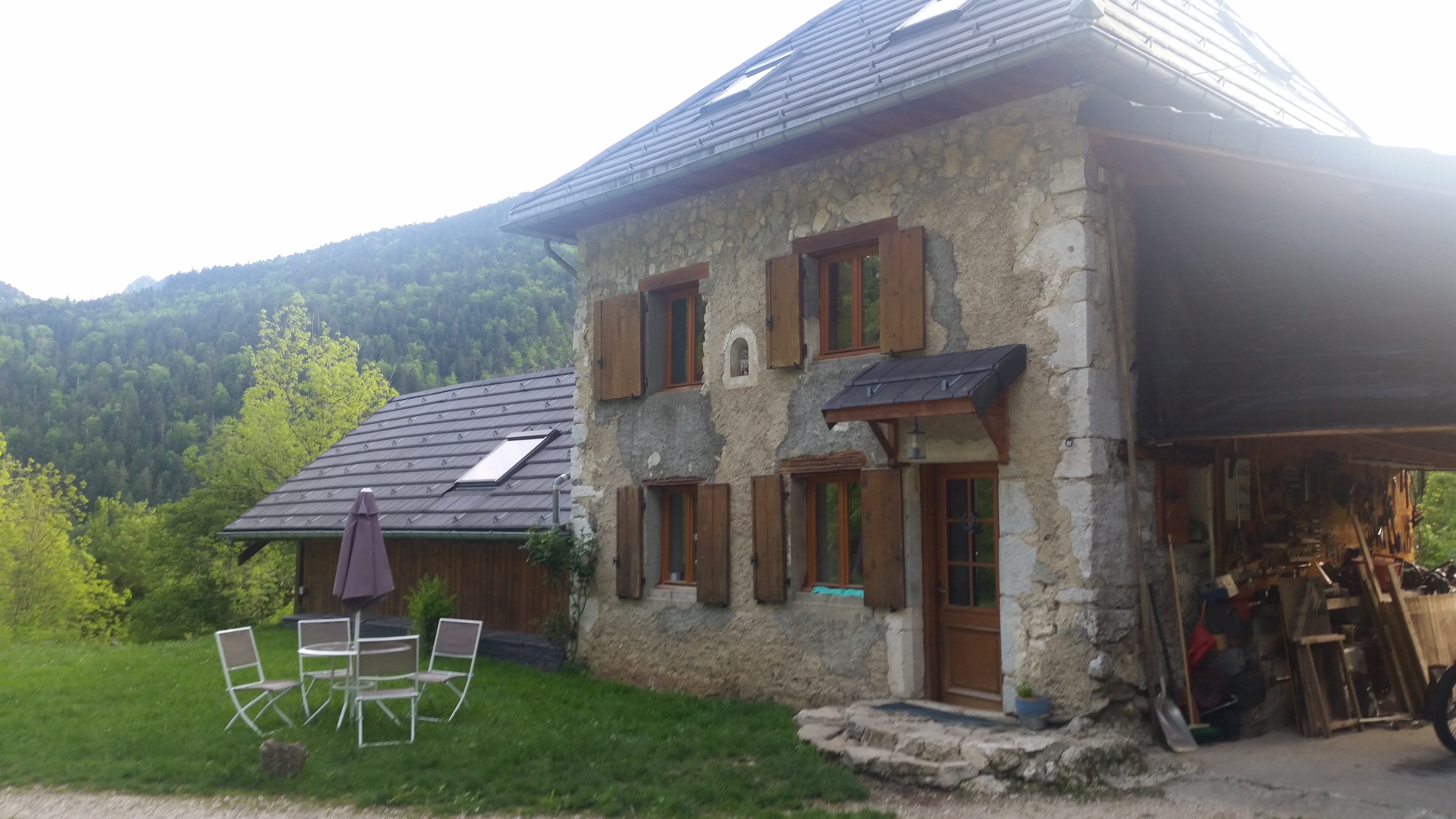 Maison Atypique en Chartreuse - Maisons à louer à Corbel, Auvergne ...