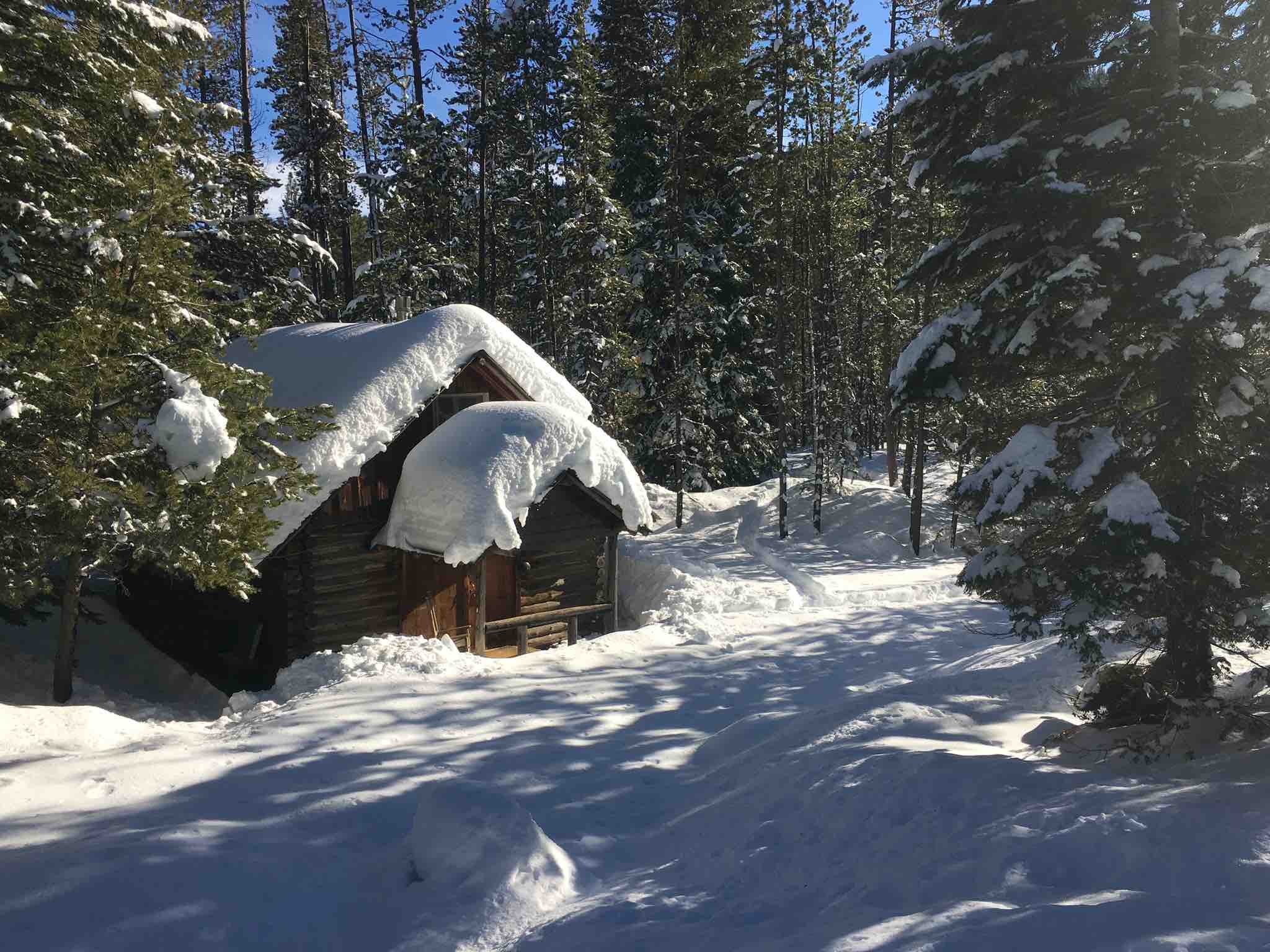 Skyliners Getaway - Cabins for Rent in Bend, Oregon, United States - Airbnb