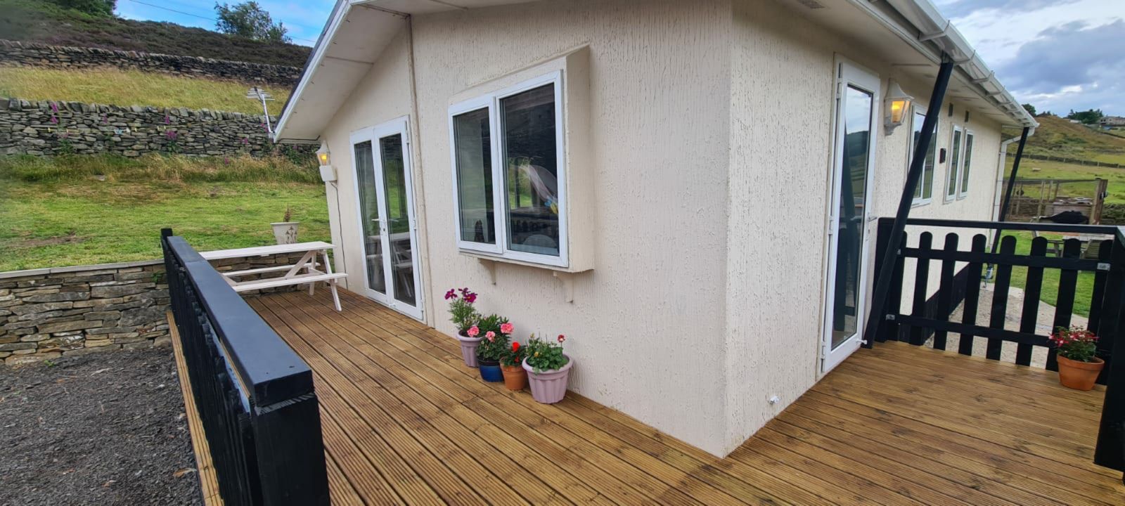 Cozy rural lodge, amazing views close to Holmfirth - Guesthouses for ...