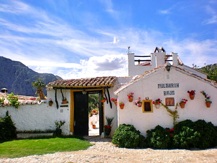 Cortijo andaluz en plena naturaleza - Casas rurales en alquiler en ...