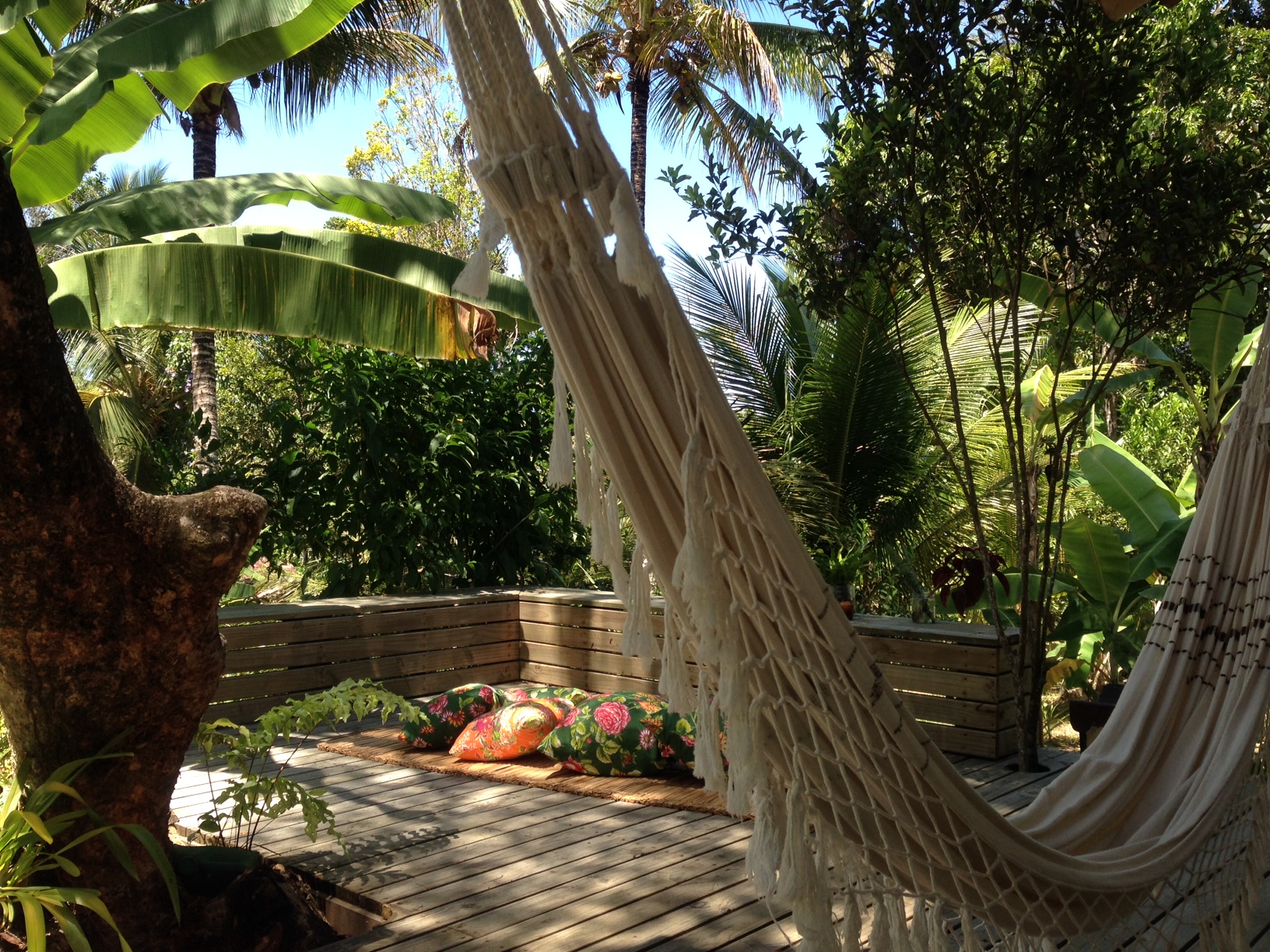 Chalé com deck em jardim tropical - Casas para Alugar em Trancoso ...