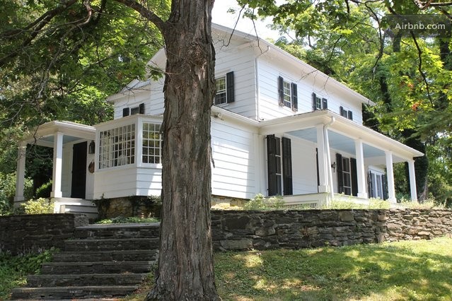 Gorgeous Hudson Valley Farmhouse in Clinton Corners