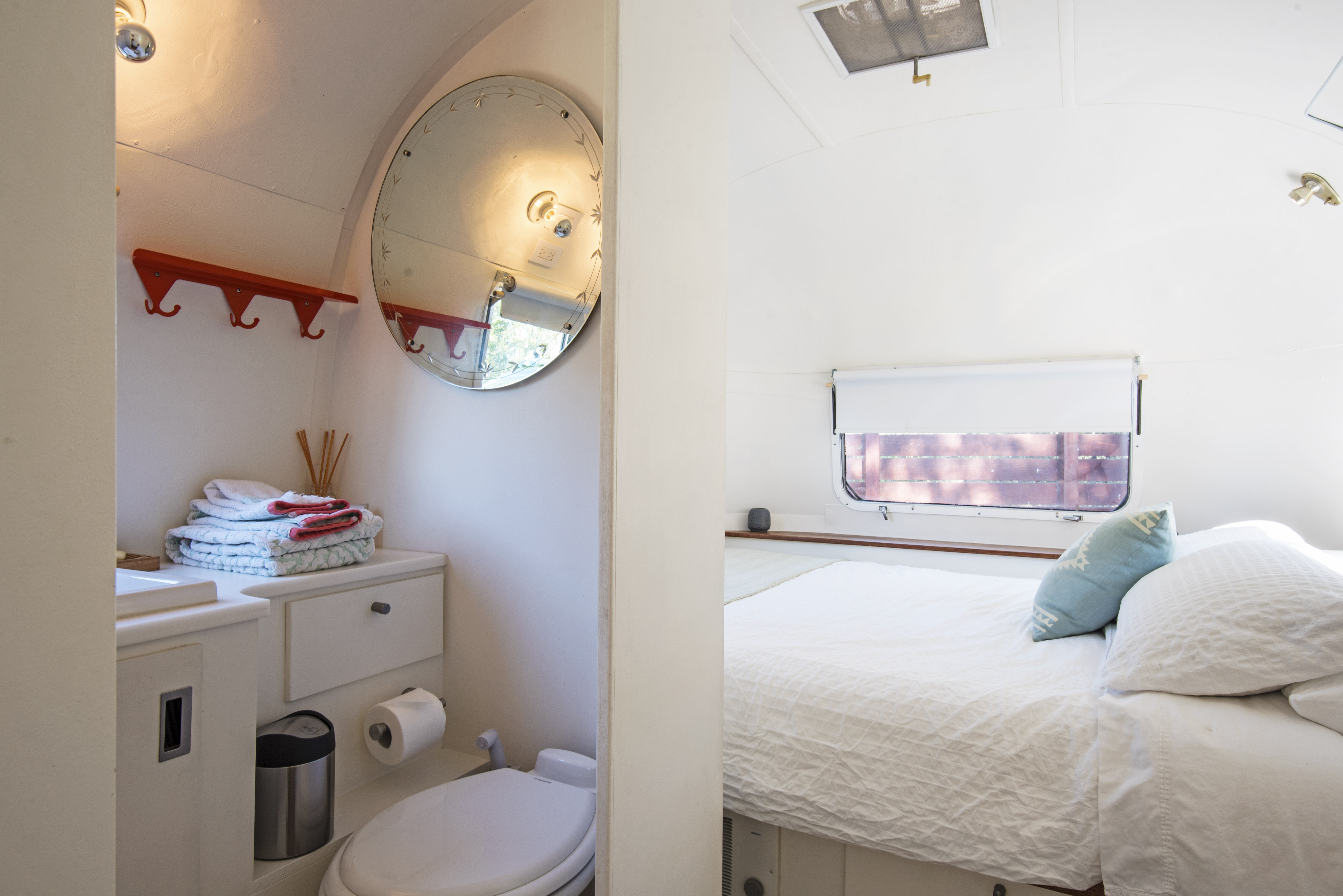 Hilltop Airstream Retreat with Gorgeous Views - Campers/RVs for Rent in ...