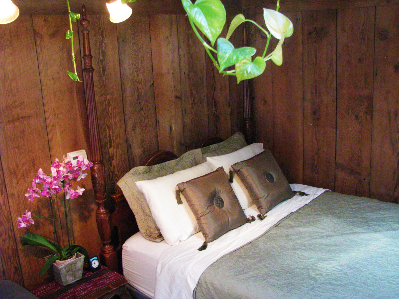 Magic Barn / Walk Score 93! - Guesthouses for Rent in Portland, Oregon ...