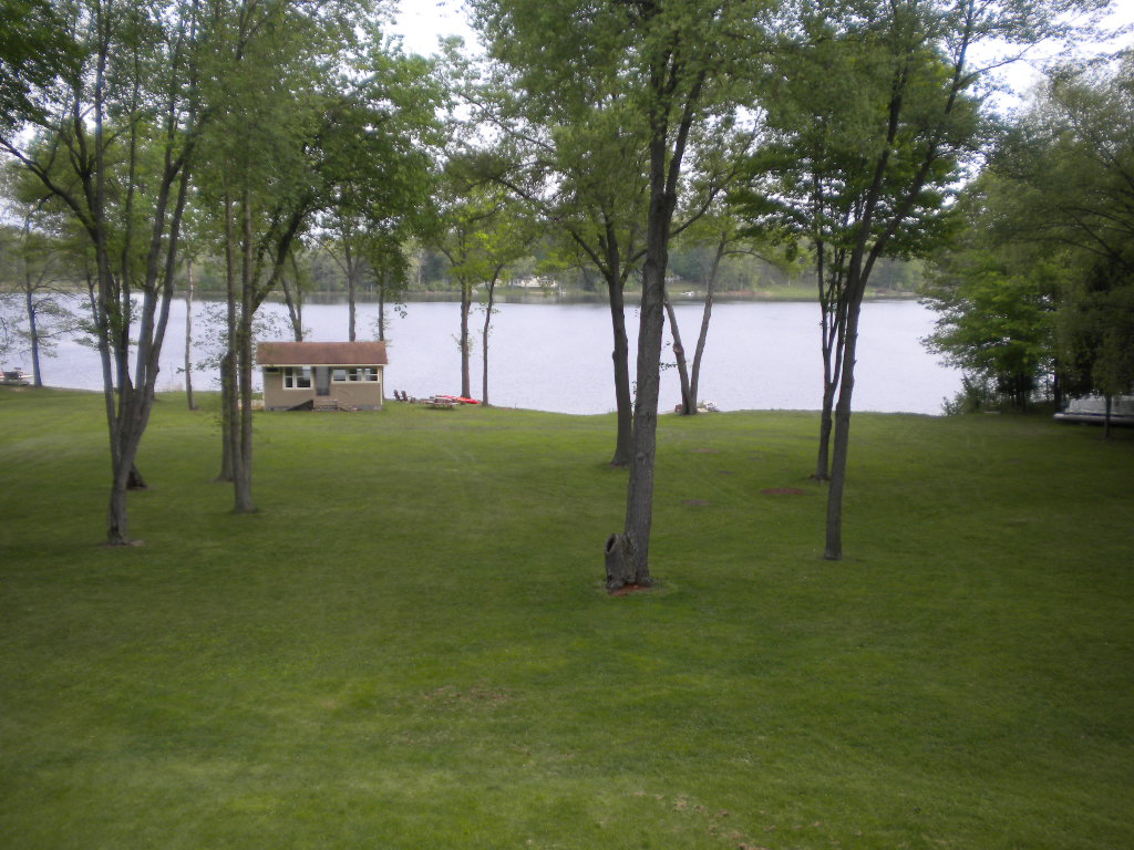 LAKEFRONT COTTAGE-woods and privacy - Houses for Rent in Howell ...