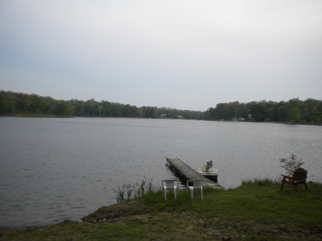 LAKEFRONT COTTAGE-woods and privacy - Houses for Rent in Howell ...