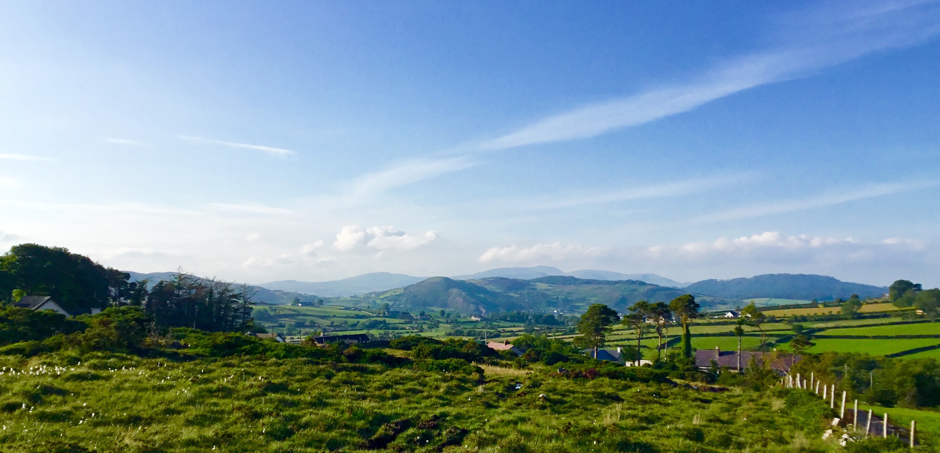 Tollymore Luxury Log Cabin - Dome houses for Rent in Newry, Mourne and ...