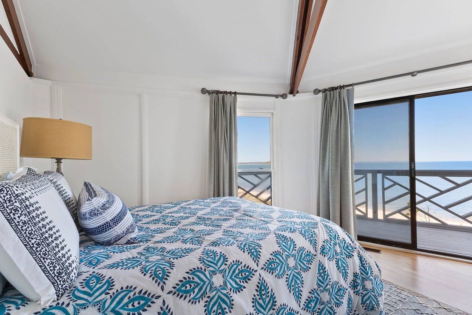 Special Octagon-shaped beach house in The Hamptons - Houses for Rent in ...