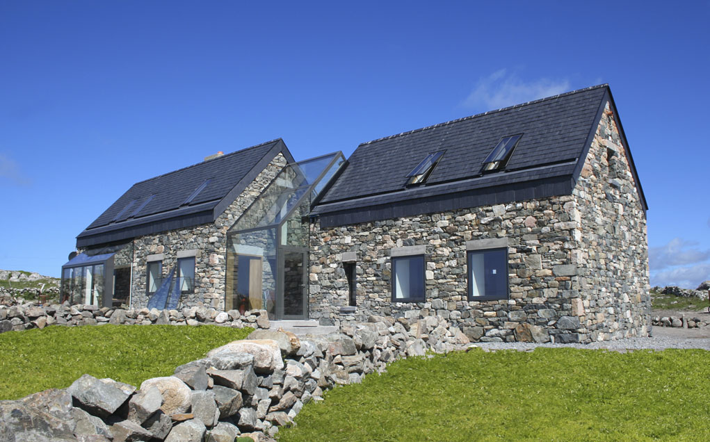 Beautiful Stone Cottage - sleeps 6/7 beside beach - Houses for Rent in ...